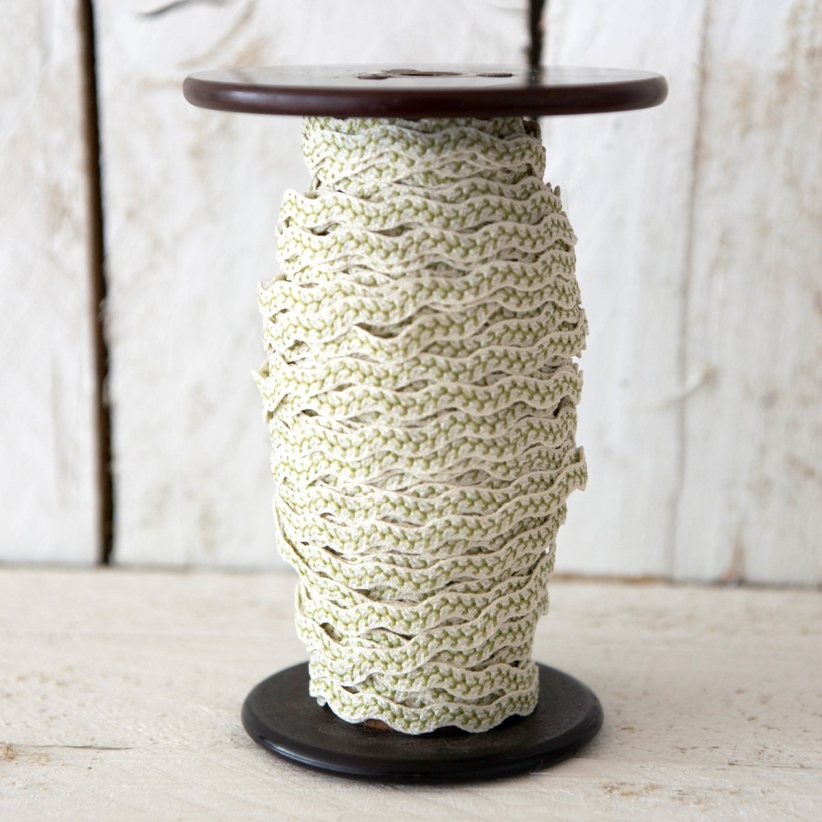 Linen Vine Stitch Ric Rac